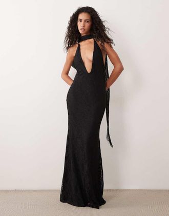 Asos robe longue en dentelle &agrave; col halter, coupe sir&egrave;ne, avec d&eacute;tail &eacute;charpe &agrave; franges, noire