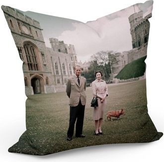 Fabulous Kissen Kissenbezug 40x40 cm Queen Elisabeth II Prinz Philip Schloss Schottland Königin von England Vintage