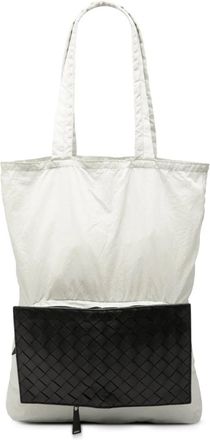 Bottega Veneta Shopper - Intrecciato Trimmed Nylon Eco Tote - Gr. unisize - in Weiß - für Damen