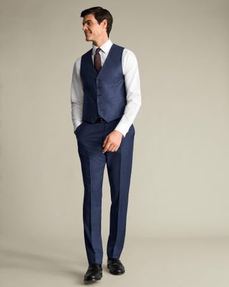 CHARLES TYRWHITT Von Natur aus elastische Twill-Anzugweste - Indigoblau
