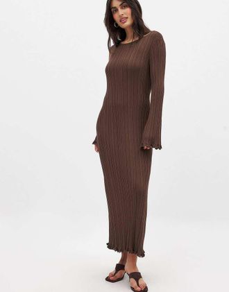 NA-KD Robe longue en maille &agrave; volants et encolure ronde - Marron