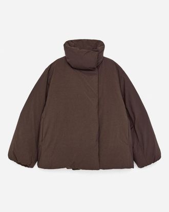 Arket Upcycled Down Jacke Mit Hohem Kragen -Braun