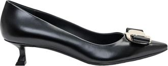 Ferragamo Femme, Chaussures, Noir, Taille: 36 EU New Vara Plate Low Heel Pump