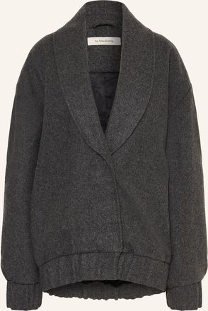 by Aylin Koenig By Aylin Koenig Overjacket Jil grau