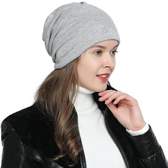 DonDon M&uuml;tze Damen Winterm&uuml;tze Slouch Beanie gef&uuml;ttert mit Strass Stern hellgrau