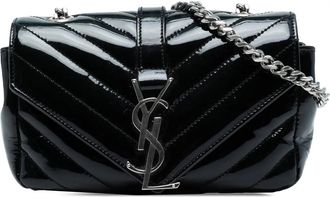 Saint Laurent Hobo Bags - Baby Patent Chevron Classic Monogram Chain Bag - Gr. unisize - in Schwarz - für Damen