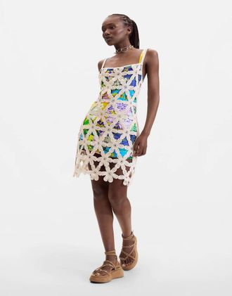 Desigual H&auml;kelkleid in Wei&szlig;
