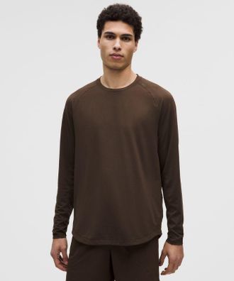 lululemon License to Train Langarmshirt f&uuml;r M&auml;nner - Gr&ouml;&szlig;e 2XL in Walnut Crunch