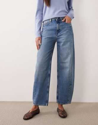 Arket Bloom - Barrel-Leg-Jeans in Hellblau