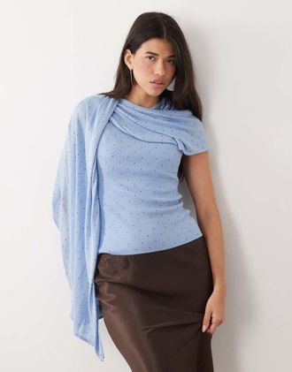 Gina Tricot Gina Tricot - Cape-Oberteil aus leichtem Strick in Blau mit Polka Dots und drapiertem Design