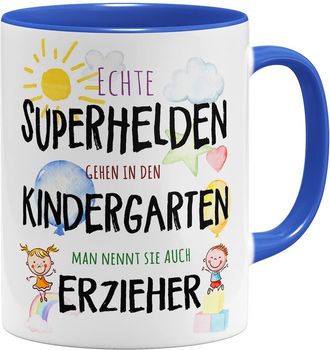 OM3 Erzieher Superheld Tasse mit Spruch - Geschenkidee - Keramik Becher - 325ml - Beidseitig Bedruckt - Blau