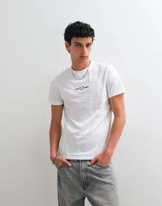Fred Perry T-shirt &agrave; logo brod&eacute; - Blanc