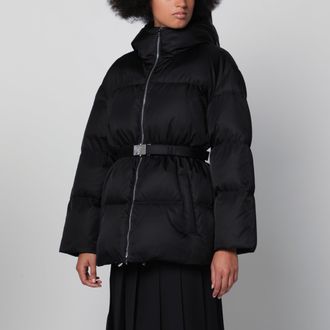 Prada Schwarze Daunenjacke aus Re-Nylon mit G&uuml;rtel