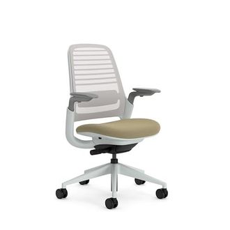 Steelcase Series 1 Ergonomischer B&uuml;rostuhl mit LiveBack Lumbalst&uuml;tze und 4D-Armlehnen Sand