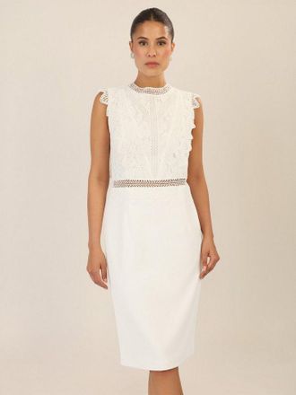 Apart Abendkleid mit H&auml;kelspitze