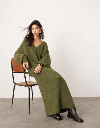 Asos Robe longue en maille avec col en V - Vert kaki
