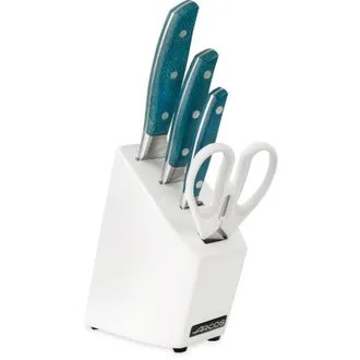 Arcos Brooklyn kitchen set - Set bestehend aus den Grundlagen f&uuml;r eine gut ausgestattete K&uuml;che. Alles ist in einem wei&szlig; lackierten Holzblock aus Gummi