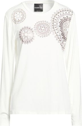 Daniela Drei TOPS - T-shirts auf YOOX.COM