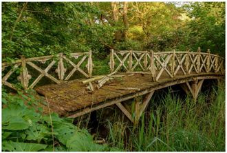 Wallario K&uuml;chenr&uuml;ckwand aus Glas 90 x 60 cm, Motiv: Verwunschene Br&uuml;cke | Spritzschutz abwischbar & pflegeleicht