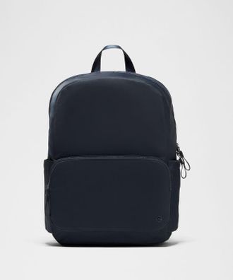 lululemon Everywhere Rucksack 22 L - Gr&ouml;&szlig;e 2 l in True Navy/Sheer Oak