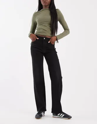 Levi's 723 High-Rise Straight Jeans in Schwarz