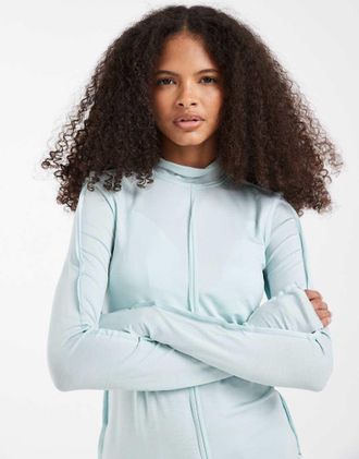 & Other Stories Top col montant &agrave; surpiq&ucirc;res - Bleu cendr&eacute;