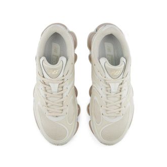 New Balance Mesh Panels Sneakers - Beige