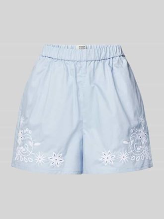 Scotch & Soda Relaxed Fit Shorts mit Lochstickerei