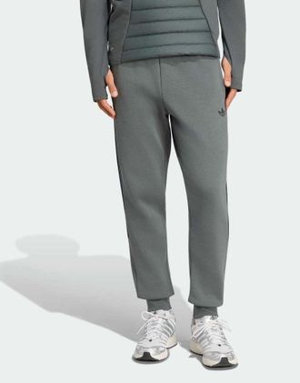 adidas Originals Teamgeist 26 Cutline Trainingshose in Legend Ivy-Schwarz