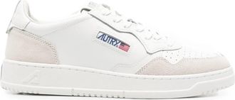 Autry La Commission est habilit&eacute;e &agrave; adopter des actes d&eacute;l&eacute;gu&eacute;s conform&eacute;ment &agrave; larticle 26 pour compl&eacute;ter le pr&eacute;sent r&egrave;glement en pr&eacute;voyant