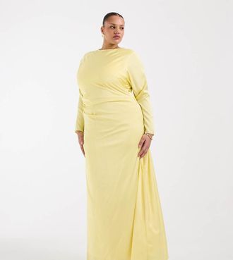 Tfnc Plus Linvit&eacute;e - Robe longue satin&eacute;e &agrave; manches longues avec d&eacute;tail drap&eacute; sur le c&ocirc;t&eacute; - Citron-Jaune