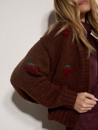 Apricot Cardigan Grob gestrickte Strickjacke mit Erdbeeren