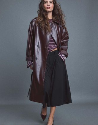 Stradivarius Trench-coat long en polyur&eacute;thane - Violet