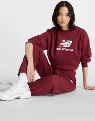 New Balance Sport Essentials - Sweat ras de cou &agrave; logo en tissu &eacute;ponge - Bordeaux-Rouge