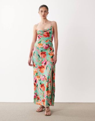 Hope & Ivy Robe caraco longue en satin &agrave; fleurs - Vert