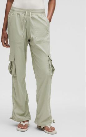 lululemon Dance Studio Hose mit mittelhohem Bund und Cargotaschen im Relaxed Fit für Frauen - Größe 2XS in Fog Green