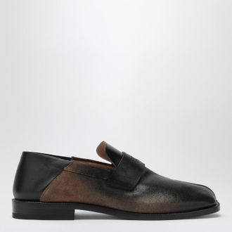 Maison Margiela Tabi City Loafer aus Wildleder mit laminiertem Finish