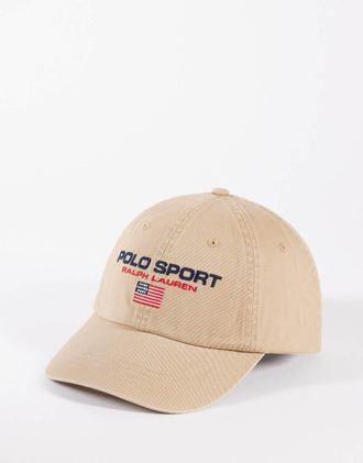 Polo Ralph Lauren Sports Capsule - Baseballkappe in Vintage-Khaki mit Flaggenlogo-Rot