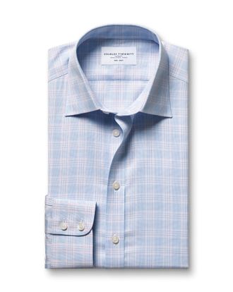 CHARLES TYRWHITT B&uuml;gelfreies Twill-Hemd mit Prince-of-Wales-Karos - Himmelblau und Rosa Knopfmanschette