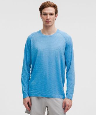 lululemon Metal Vent Tech Langarmshirt e Passform f&uuml;r M&auml;nner - Gr&ouml;&szlig;e XL in Pelican/Cornflower