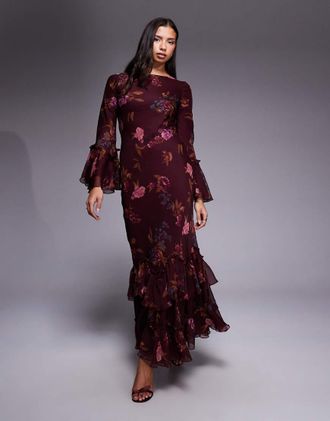 Asos Robe longue en mousseline imprim&eacute; fleuri &agrave; manches longues et volants &eacute;tag&eacute;s - Bordeaux-Multicolore