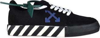 Off-white Des baskets en toile vulcanis&eacute;es blanches