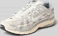 Nike Sneaker mit Logo-Detail
