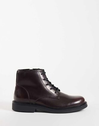 Asos Schn&uuml;rstiefel in Burgunderrot