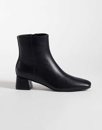 Glamorous Stiefeletten mit Blockabsatz in Schwarz aus PU