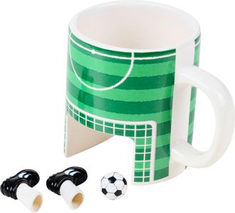 Winkee Fußball Tasse I Die Sport Kaffee Tasse mit Ball und Fuß I Becher zum Spielen für Fußball Fans