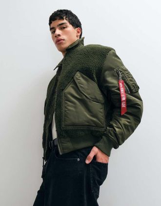 Alpha Industries bomber &agrave; empi&egrave;cements en imitation peau de mouton vert olive fonc&eacute;