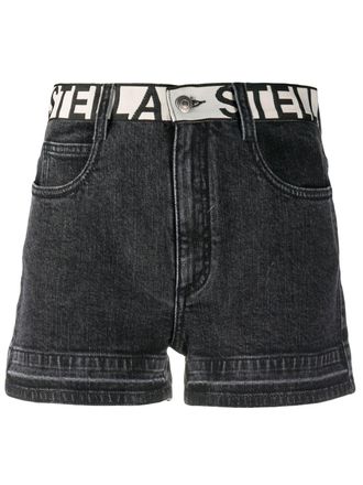Stella McCartney short &agrave; ceinture monogramm&eacute;e - Noir