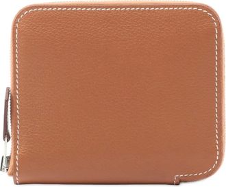 Hermès 2023 kleines Azap Compact Portemonnaie aus Leder und Seide mit Reißverschluss - Braun