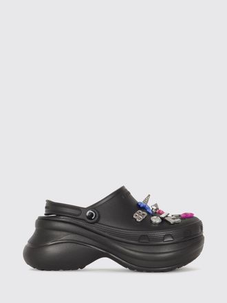 Balenciaga Mules sabot en EVA avec clous m&eacute;talliques et charm monogramme